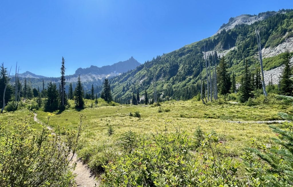 Bench Lake and Snow Lake (Mt. Rainier National Park) – Hesperos Flown